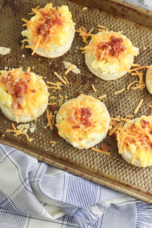 Easy To Make Mini Breakfast Pizzas - Moore or Less Cooking