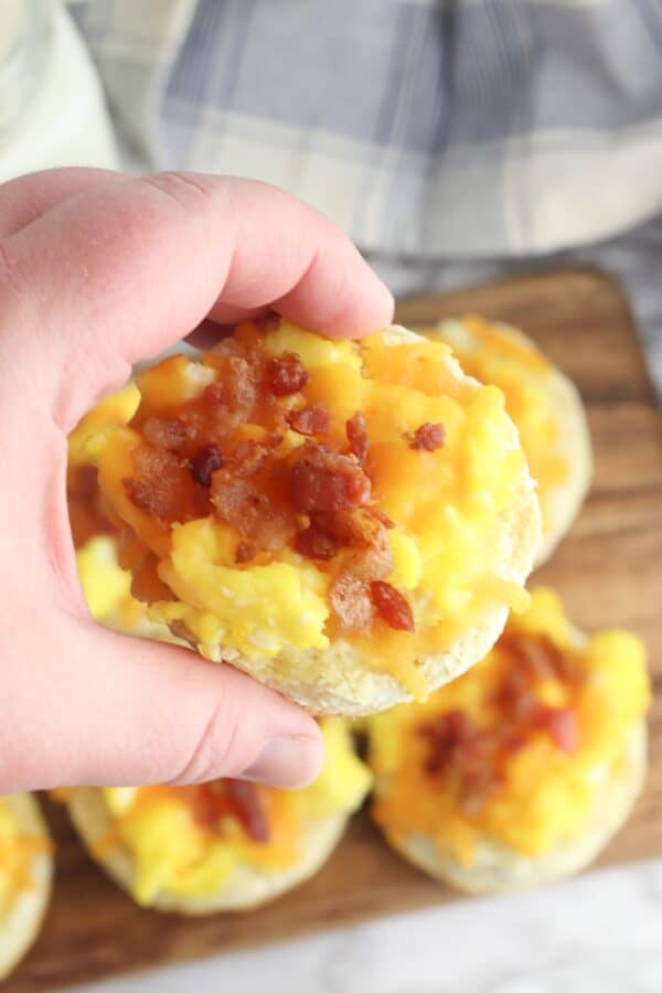 Easy To Make Mini Breakfast Pizzas - Moore or Less Cooking